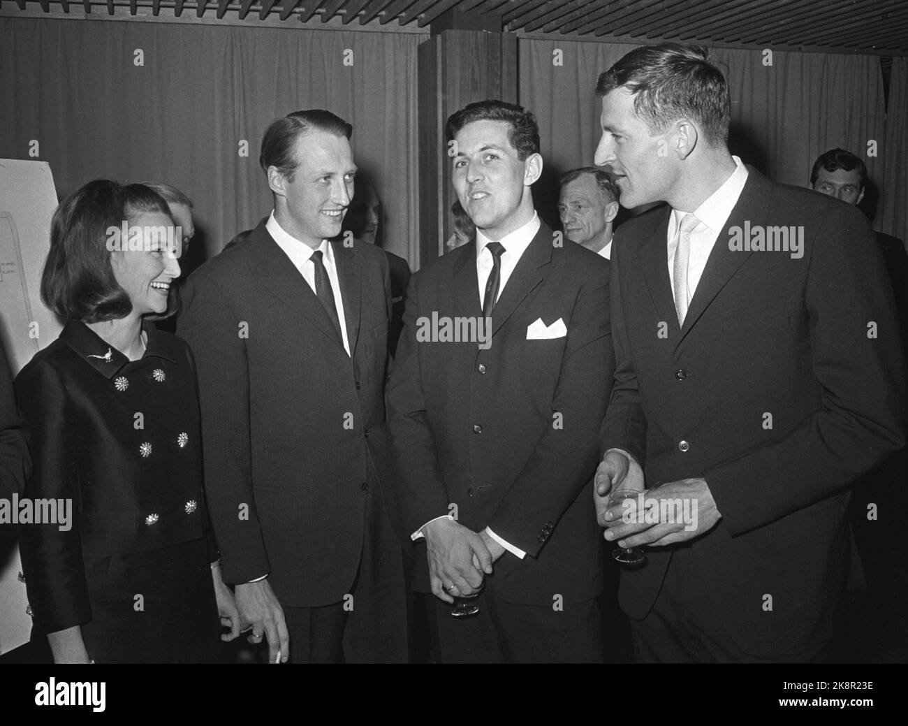 Happiness end Black and White Stock Photos & Images - Alamy