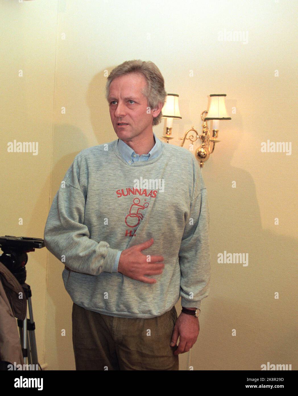 Nesodden 19931214. Aschehoug's publishing manager William Nygaard meets ...