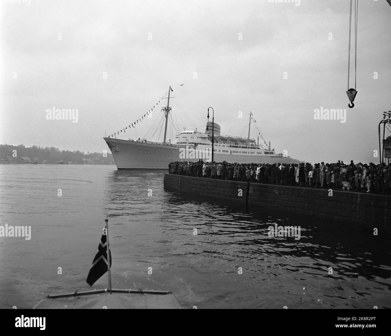 Oslo. Sunday, November 13, 1949. The passenger boat "Oslofjord" arrives ...