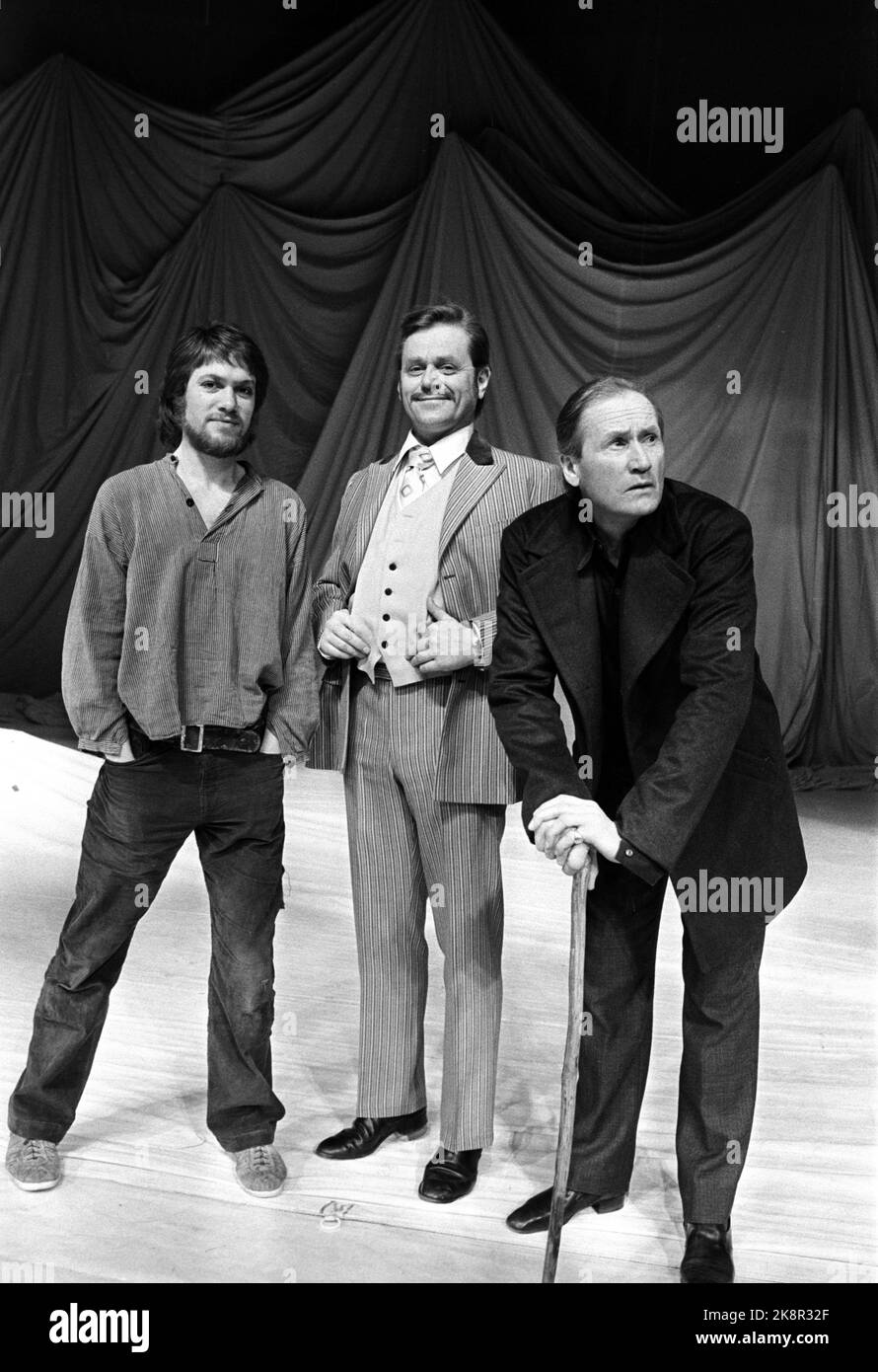 Henrik laurvik full figure theater performances hi-res stock ...