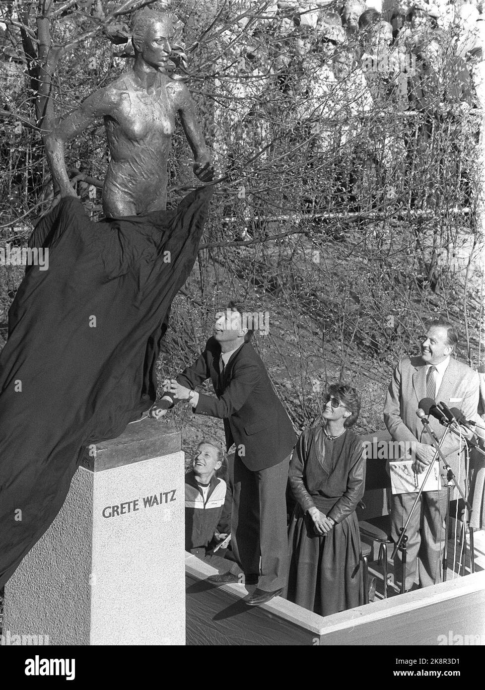 Ntb per lochen the norwegian royal house sculptures assets hi-res stock ...