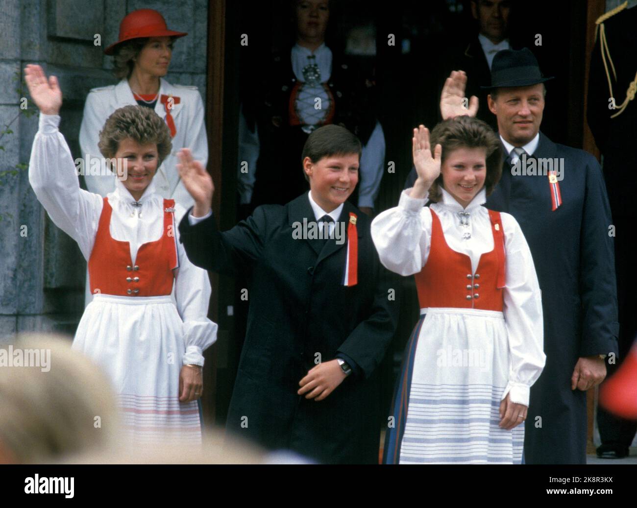 1987 crown princess sonja princess martha louise in bunads photo hi-res ...