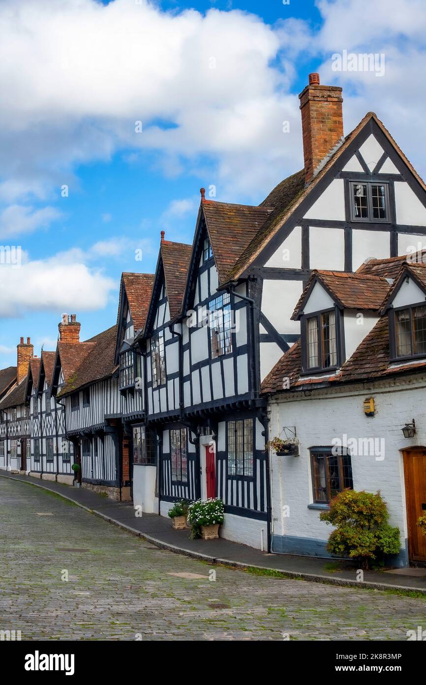 Warwick tudor building hi-res stock photography and images - Alamy