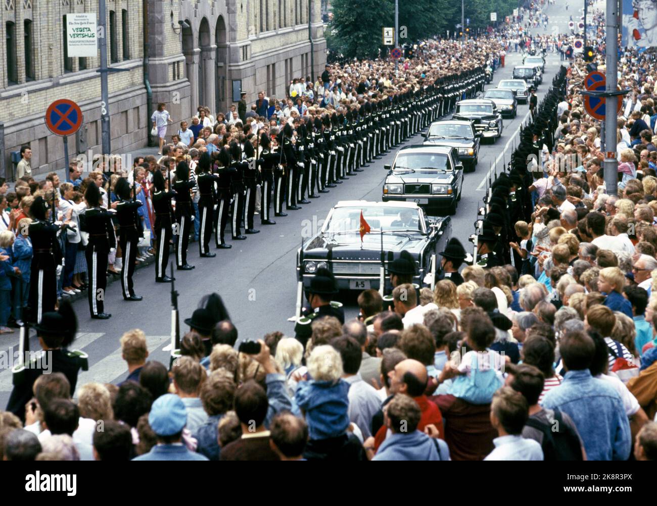 Oslo 19880702. King Olav turns 85. King Olav drives in a shortcut along ...