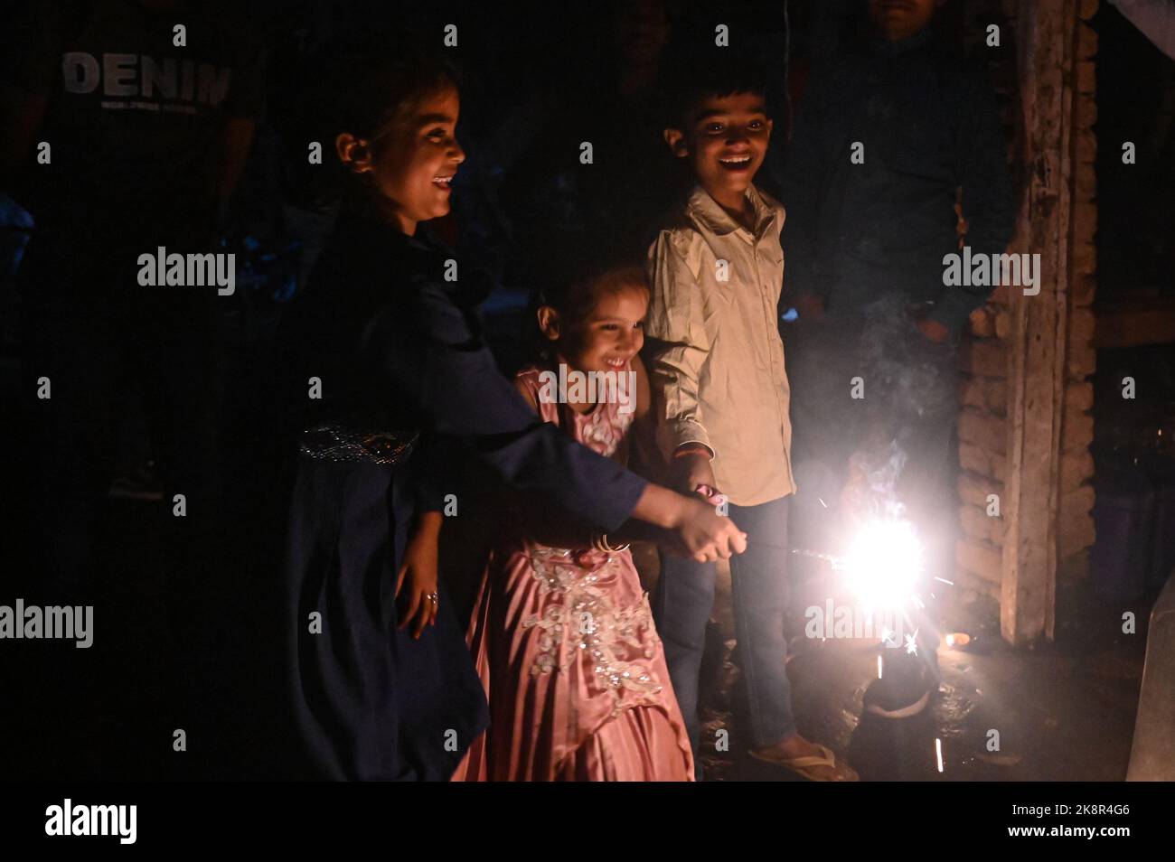 Diwali firecrackers delhi hi-res stock photography and images - Alamy