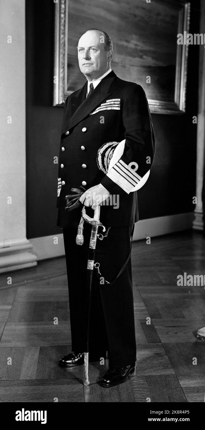 Oslo 19580506 King Olav in Marine Uniform. Official photography at the ...