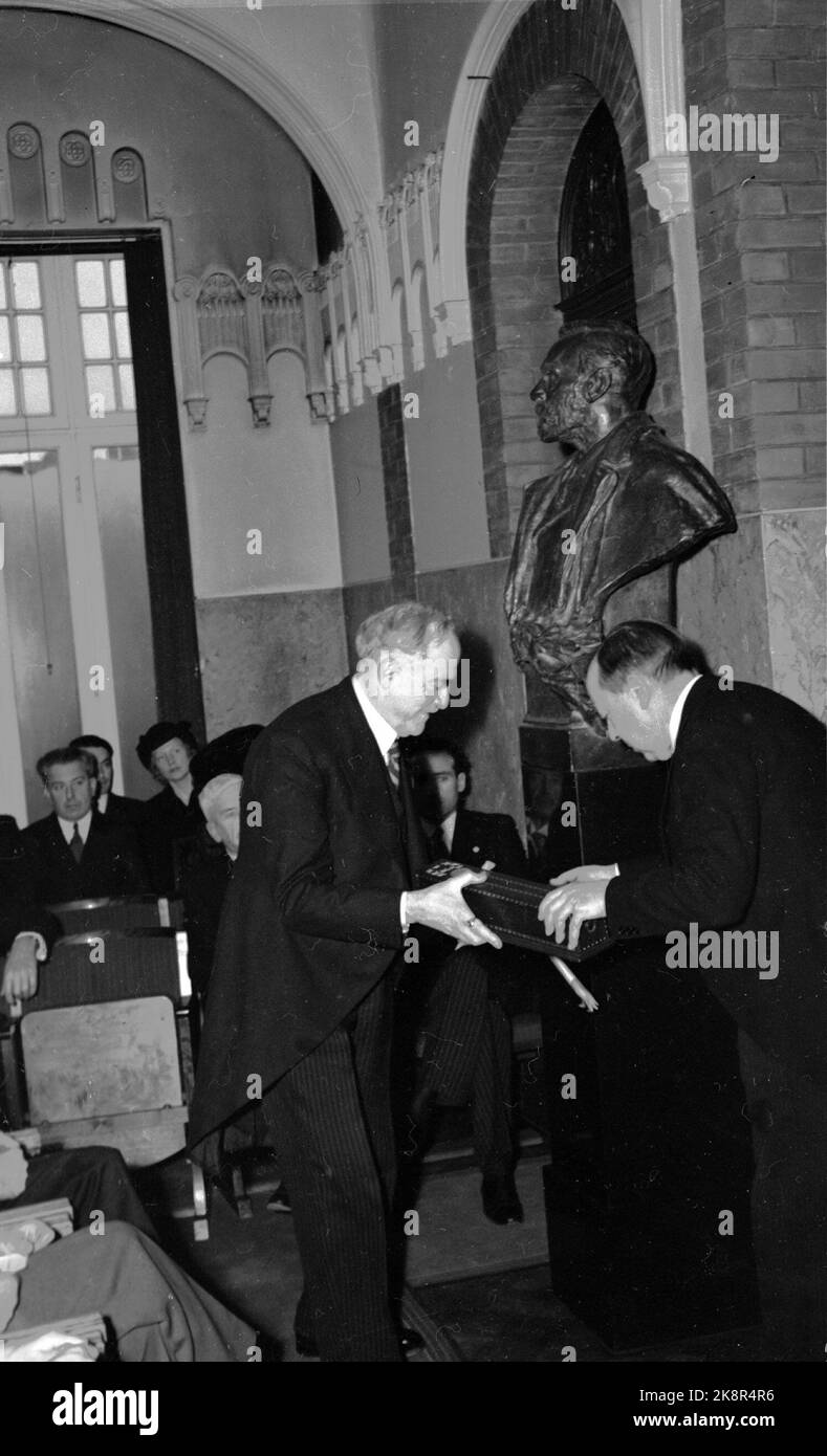 Director of the nobel institute photo hi-res stock photography and ...