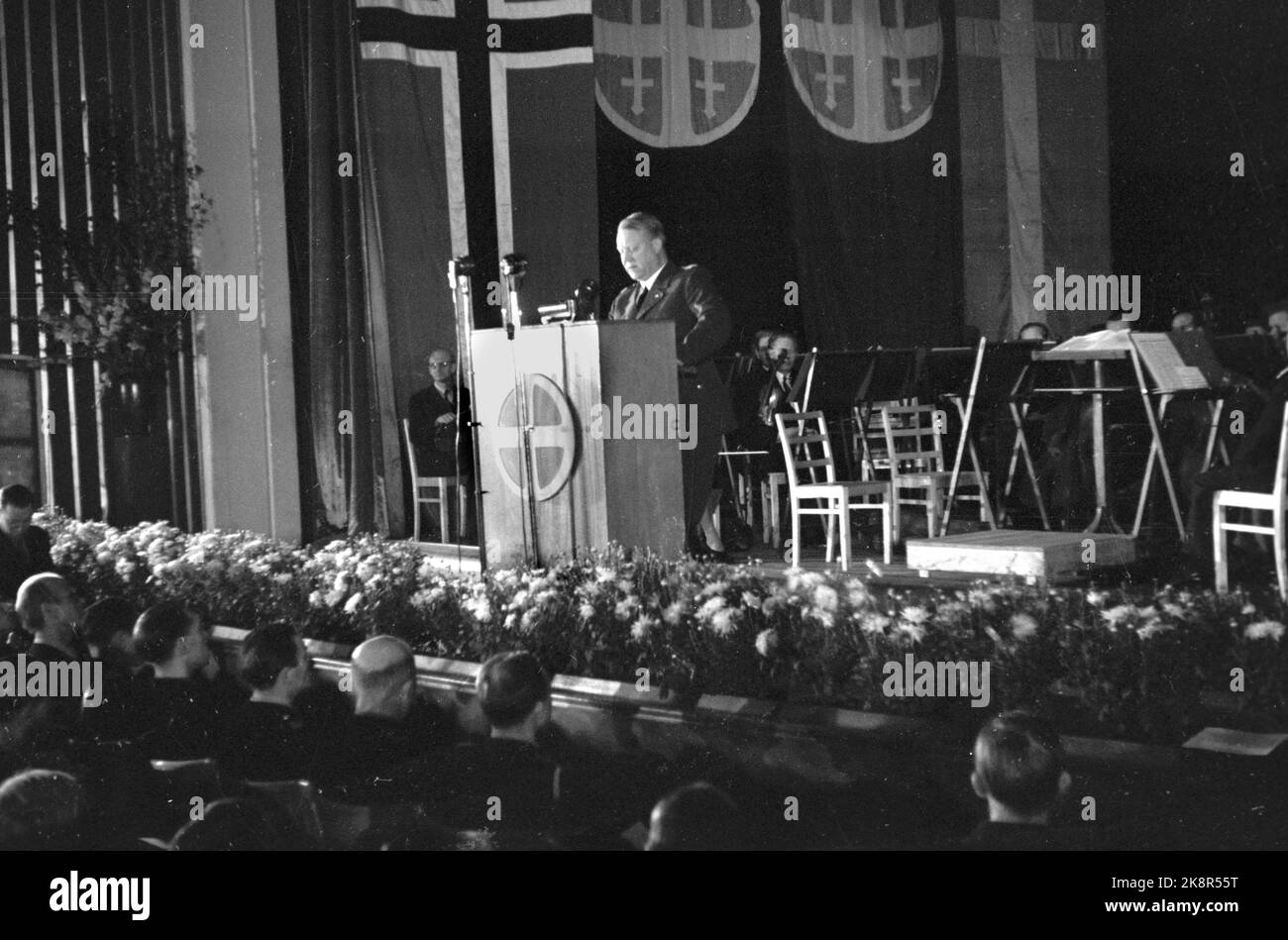 Oslo september 1943 ns meeting in klingenberg cinema photo hi-res stock ...