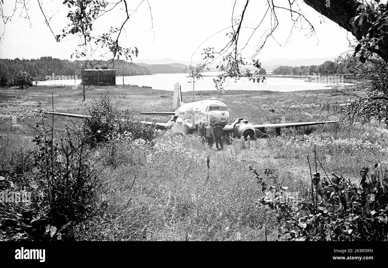 Fornebu 19470731 Aerial accident at Fornebu, Douglas DC-3 aircraft in a ...