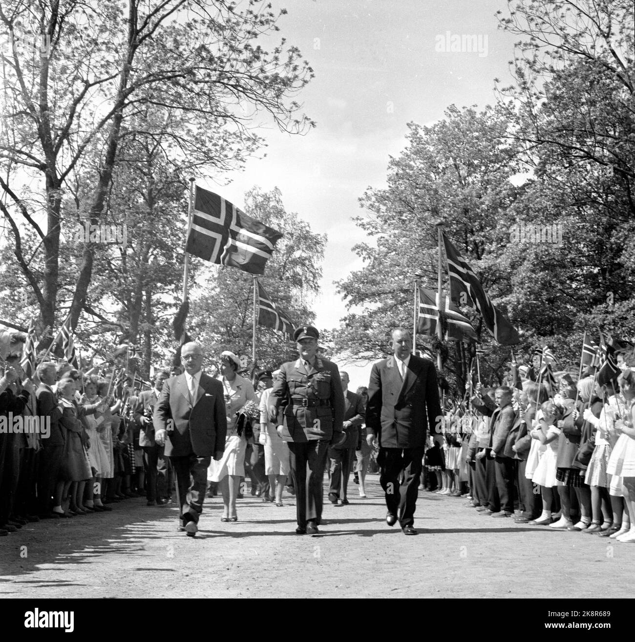 Eidsvoll 19580616 King Olav's journey. King Olav arrives at the ...