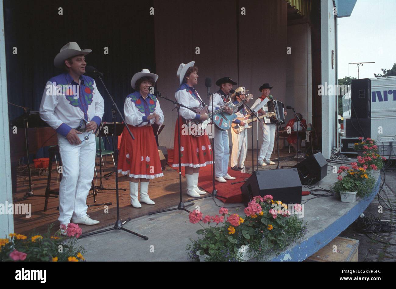 Oslo. St. Hanshaugen July 5, 1990. The park evenings at St. Hanshaugen ...