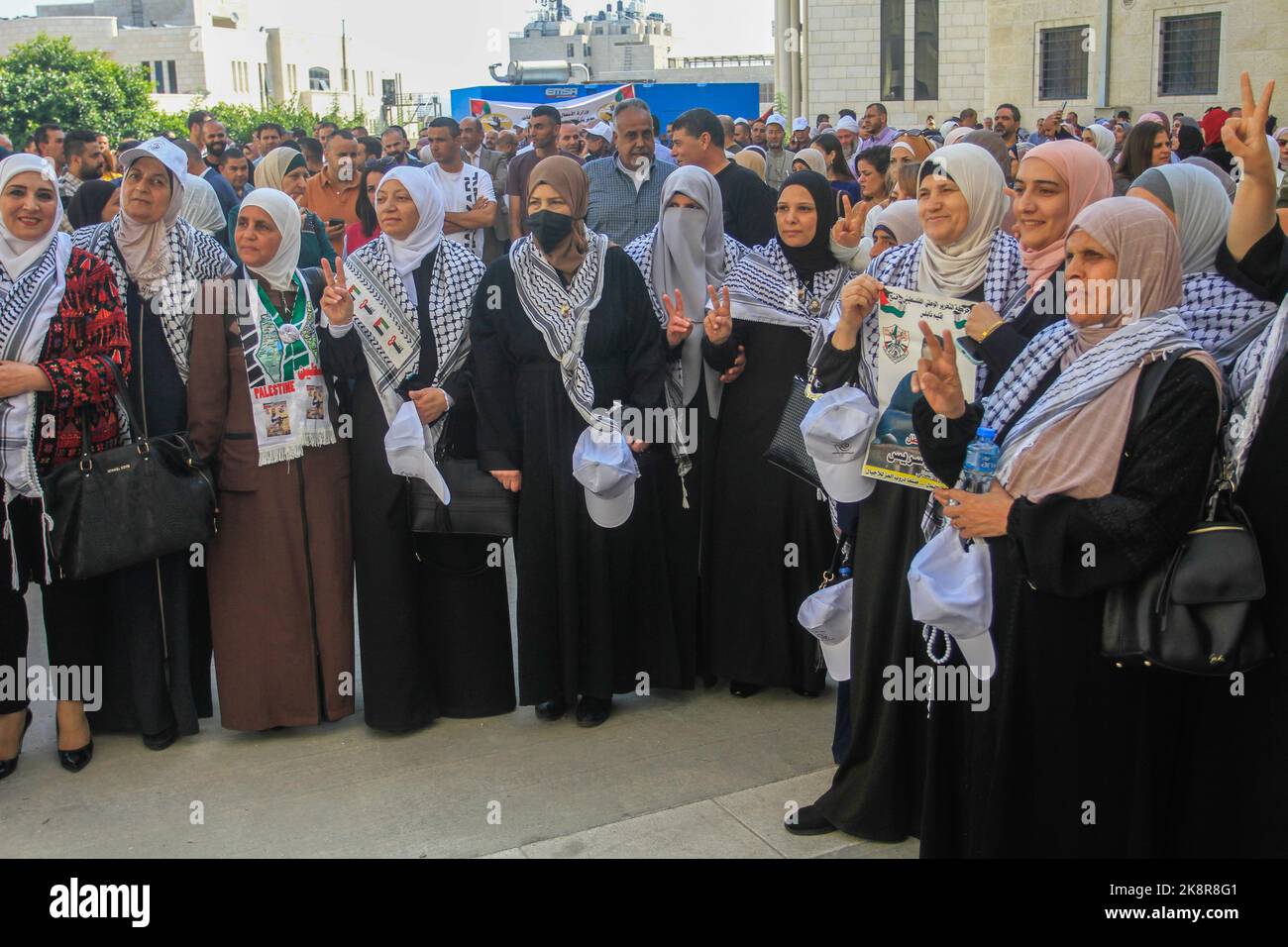 Palestinian mothers hi-res stock photography and images - Alamy