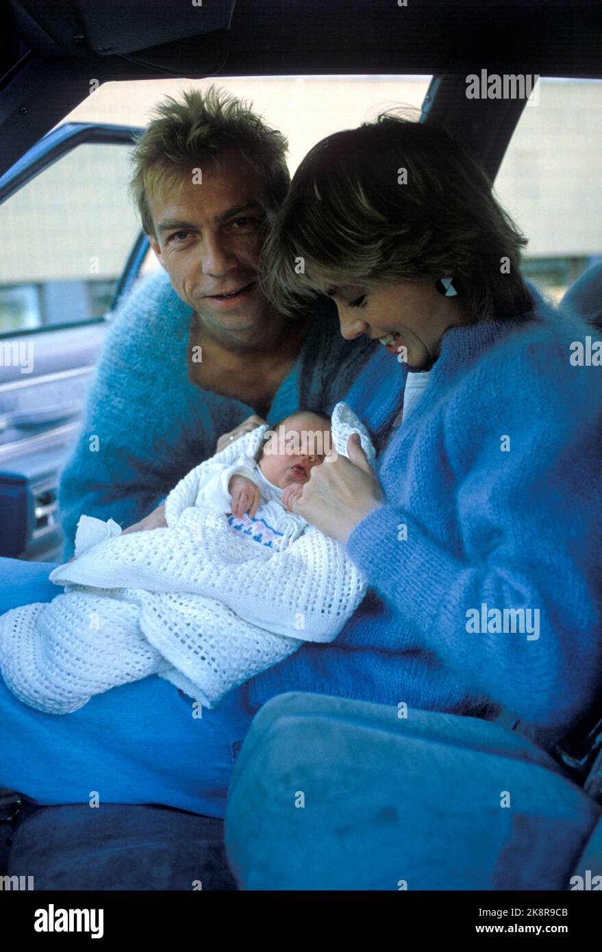 Oslo 1984-08: Artist couple Jahn Teigen and Anita Skorgan together with ...