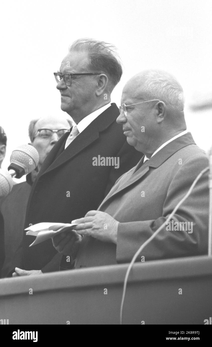 Tage erlander and khrushchev hi-res stock photography and images - Alamy