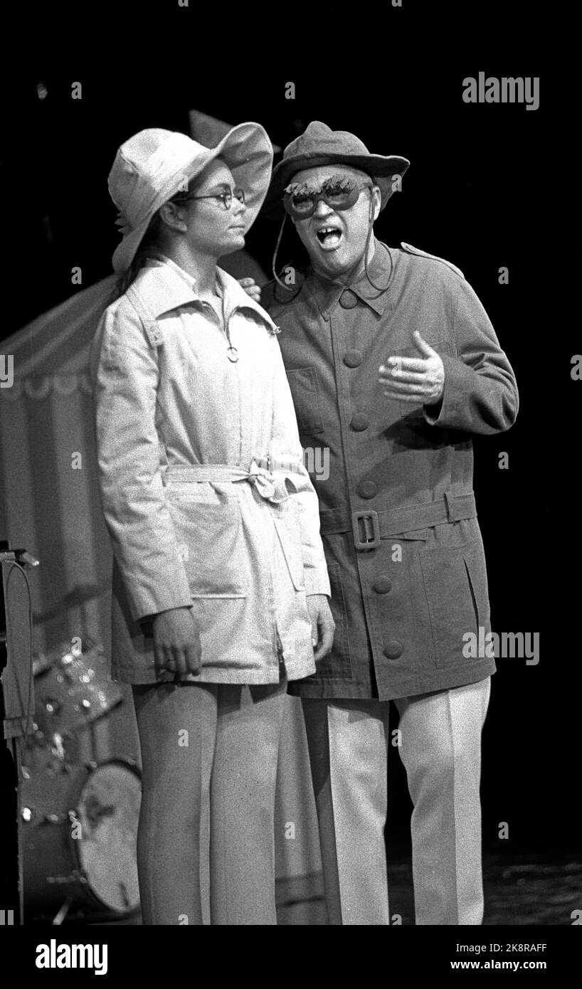 Pow show 1 hi-res stock photography and images - Alamy