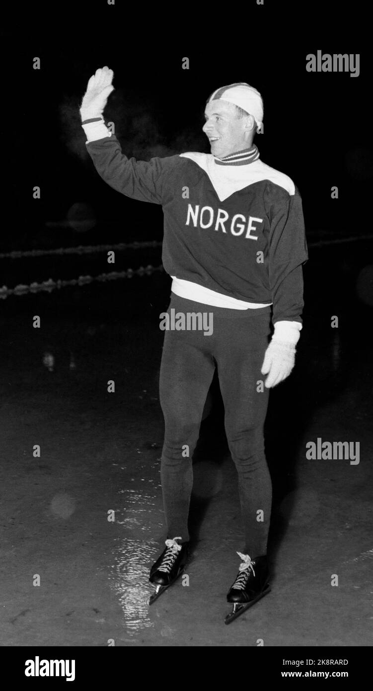 Stage and kno happiness skate full figure alone hi-res stock ...