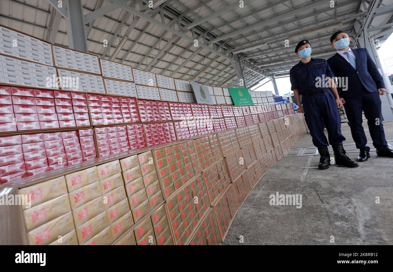 King fung hi-res stock photography and images - Alamy