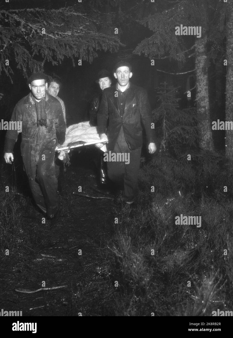 Hurum. A Dutch aircraft with, among other things, 29 Jewish Refugees ...