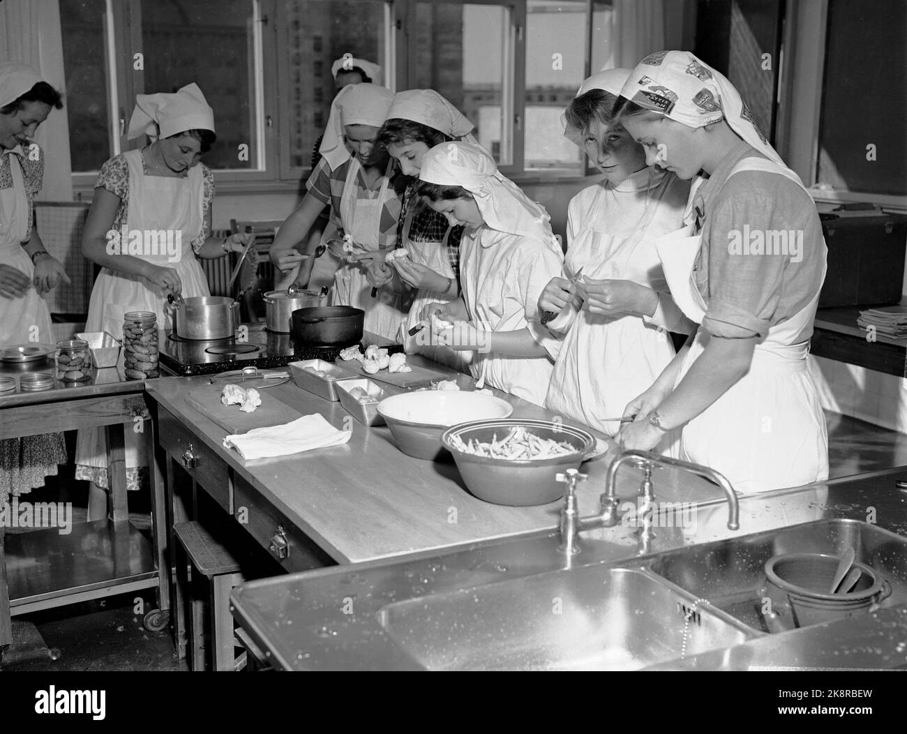 19510906 hi-res stock photography and images - Alamy