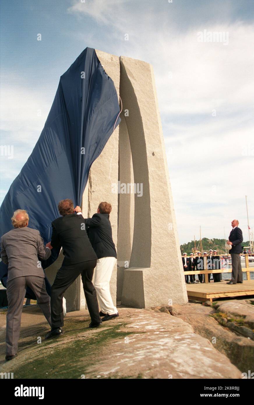 Hankø July 2, 1993. The royal family is gathered for the unveiling of ...