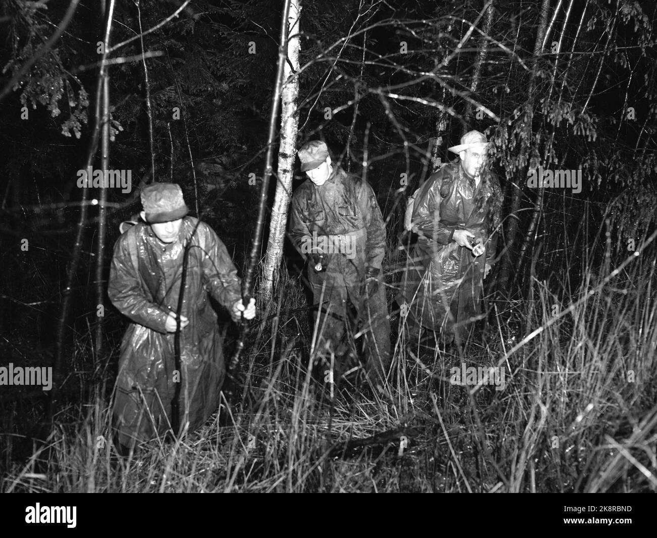 Hurum. A Dutch aircraft with, among other things, 29 Jewish Refugees ...