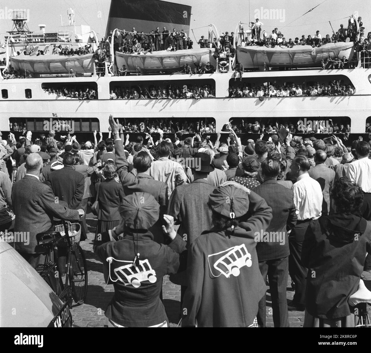 Ntb archive ntb publicity crowd passenger vessel russ harbors hi-res ...