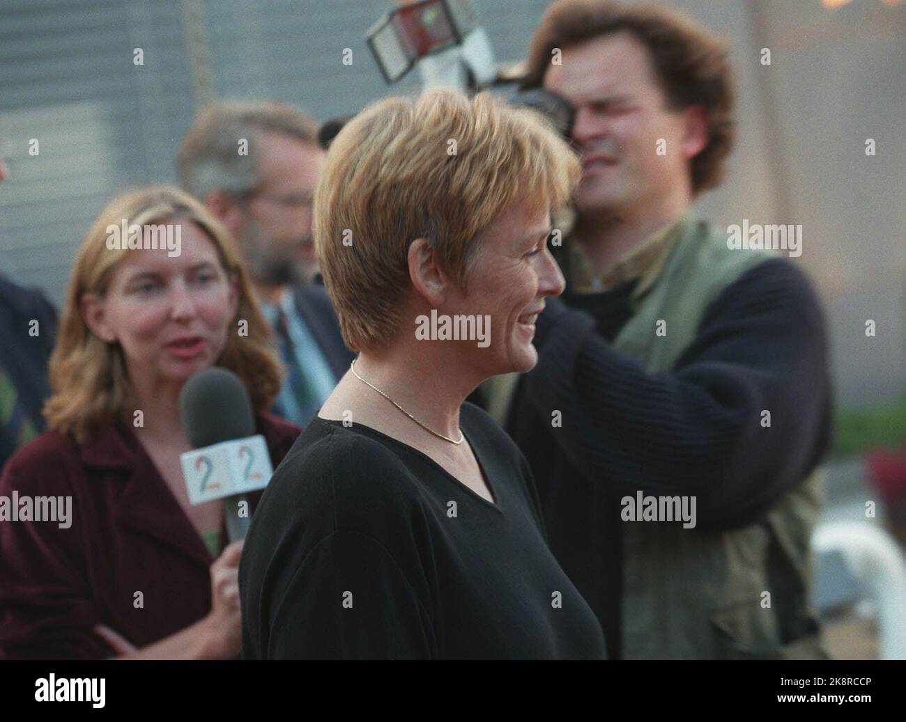 Oslo 19970925. Sp's leader Anne Enger Lahnstein talks to the media ...