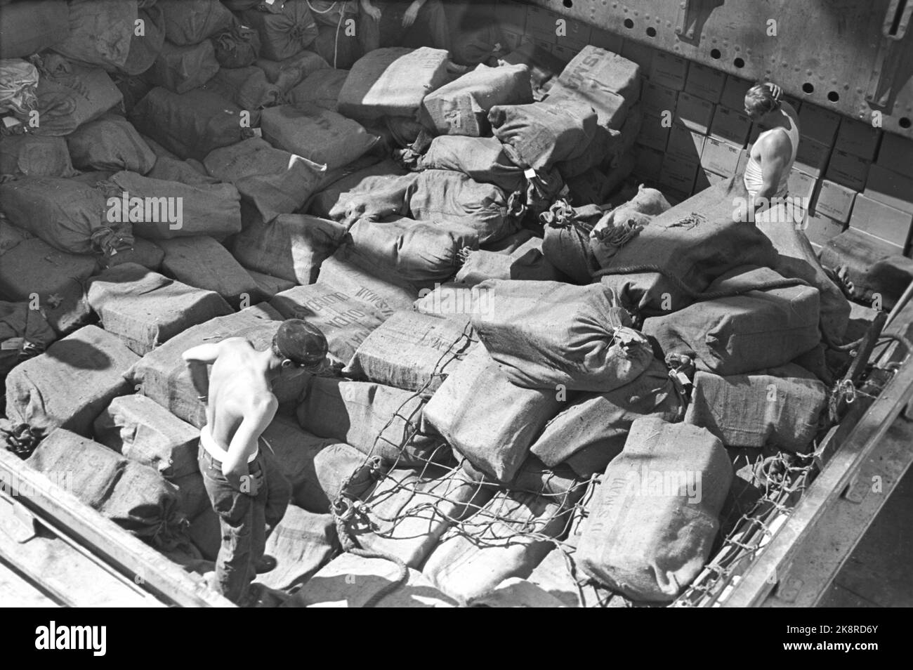 Oslo 19460719. The gift packages from America have arrived in Norway ...