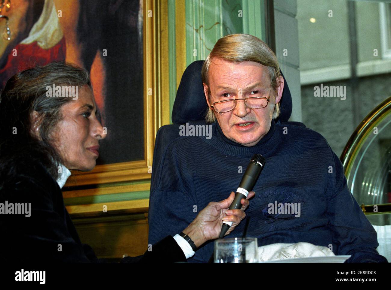 Jan verner carlsson and gabi gleichmann here at the press conference hi ...