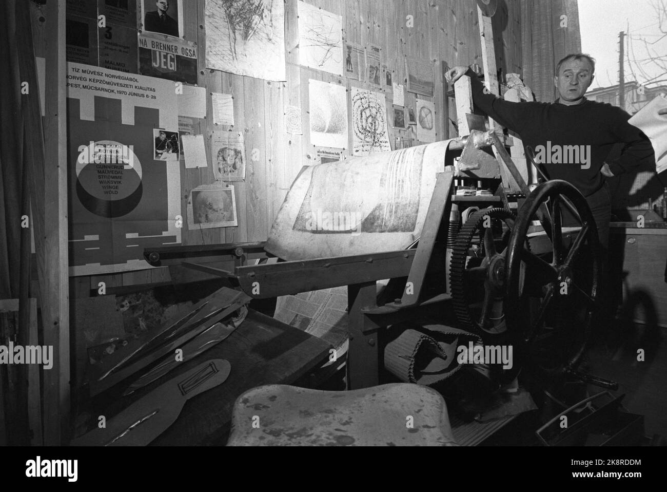 1971 artist ludvig eikaas in his studio in oslo photo hi-res stock ...