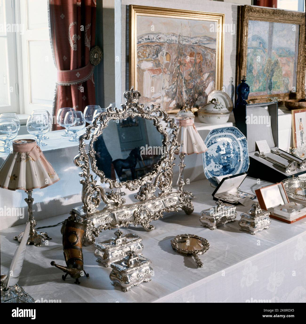 Royal norwegian wedding crown prince harald and sonja haraldsen here hi ...