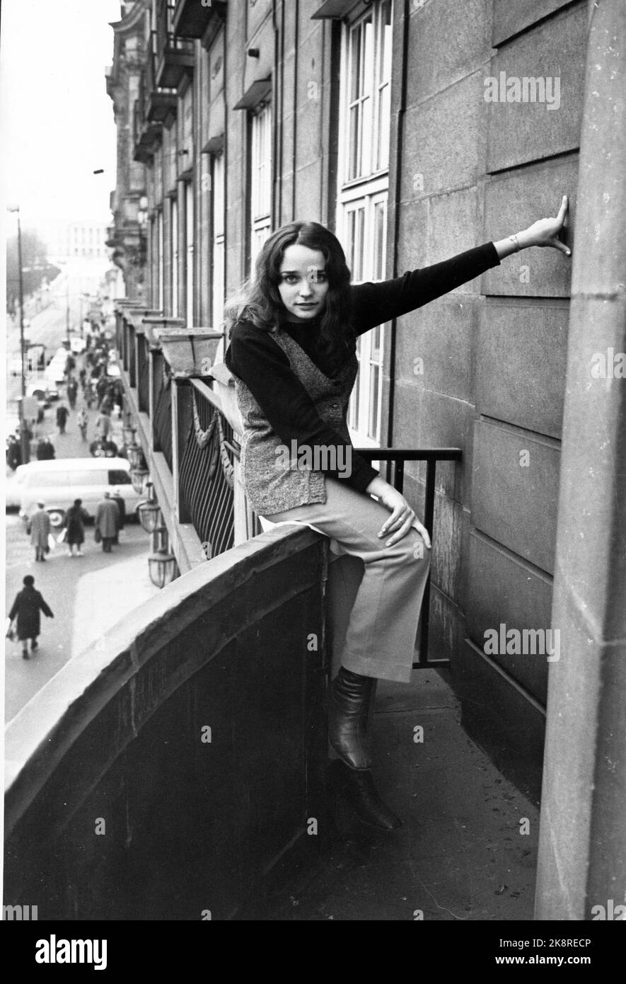 Oslo November 1968 Artist Inger Lise Andersen 19 years creates protest ...