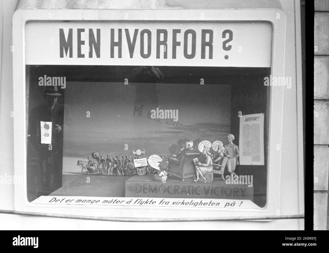 WW2 Oslo 19440925 German Statsban's information office. Window ...