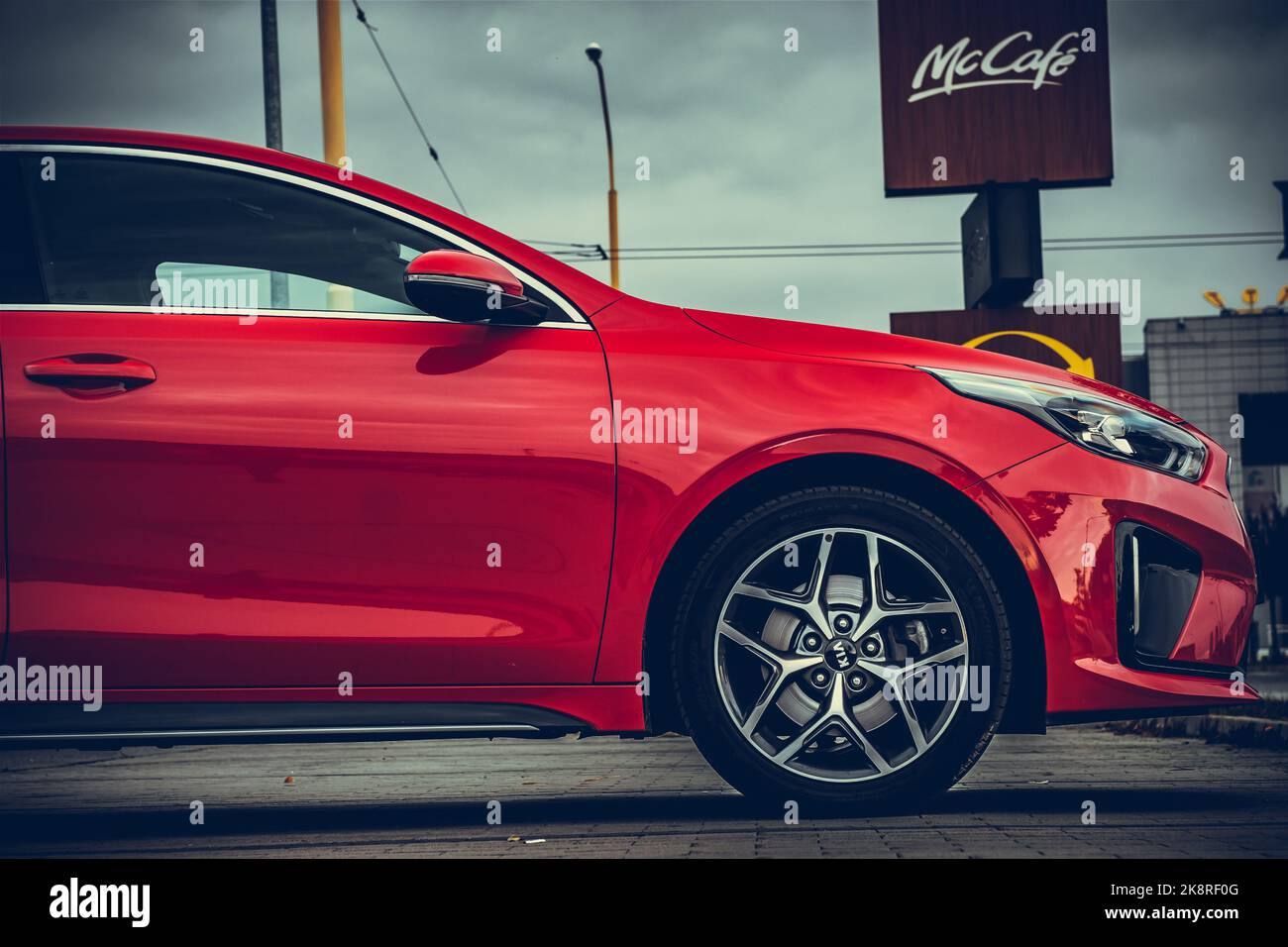 Carwallpapers hi-res stock photography and images - Alamy