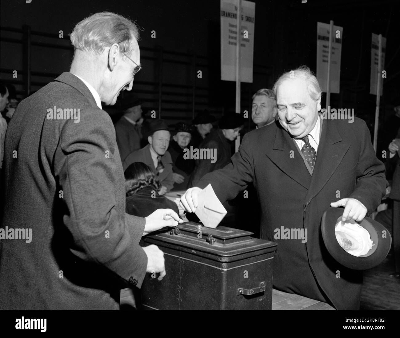 19491010 hi-res stock photography and images - Alamy
