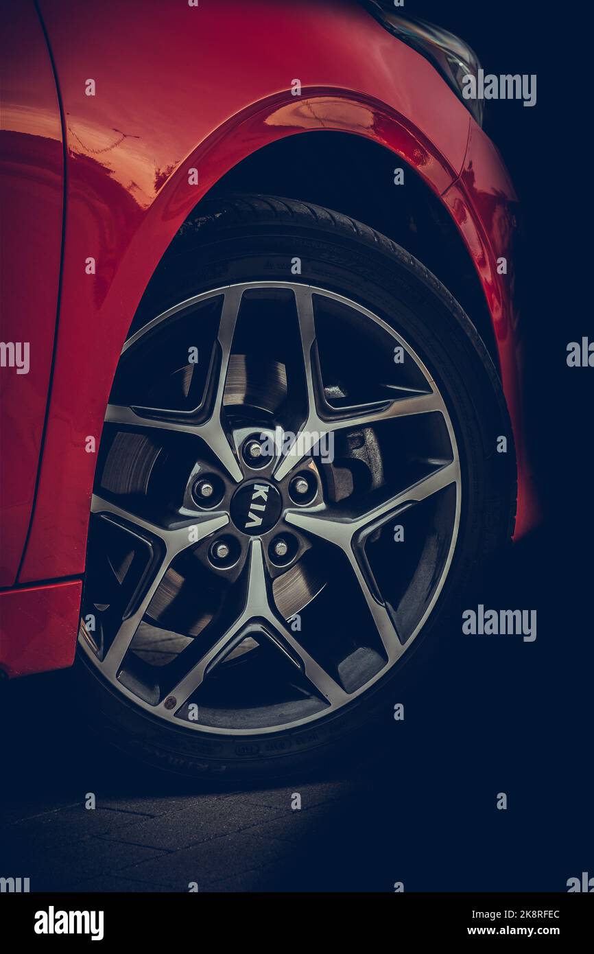 Carwallpapers hi-res stock photography and images - Alamy