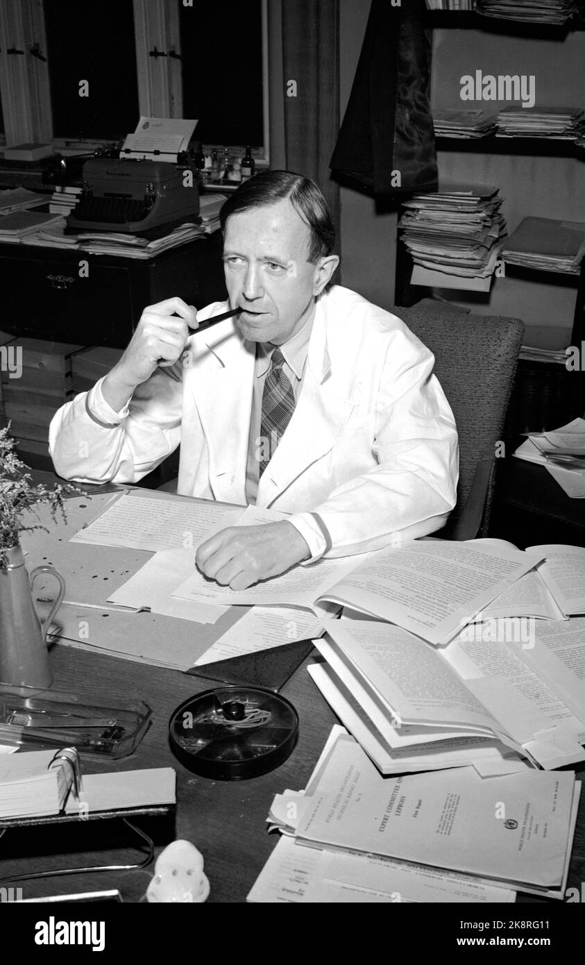 Oslo 19540201 Hans Jacob Ustvedt (1903-822), doctor / professor and ...