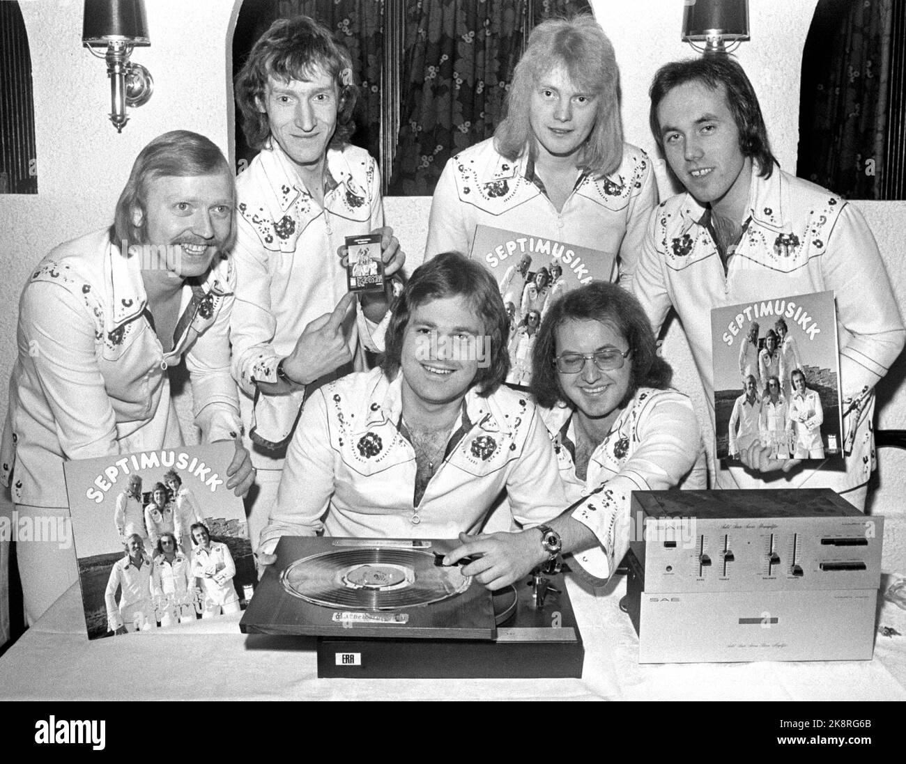 Steinar fjeld and kid jensen back hi-res stock photography and images ...