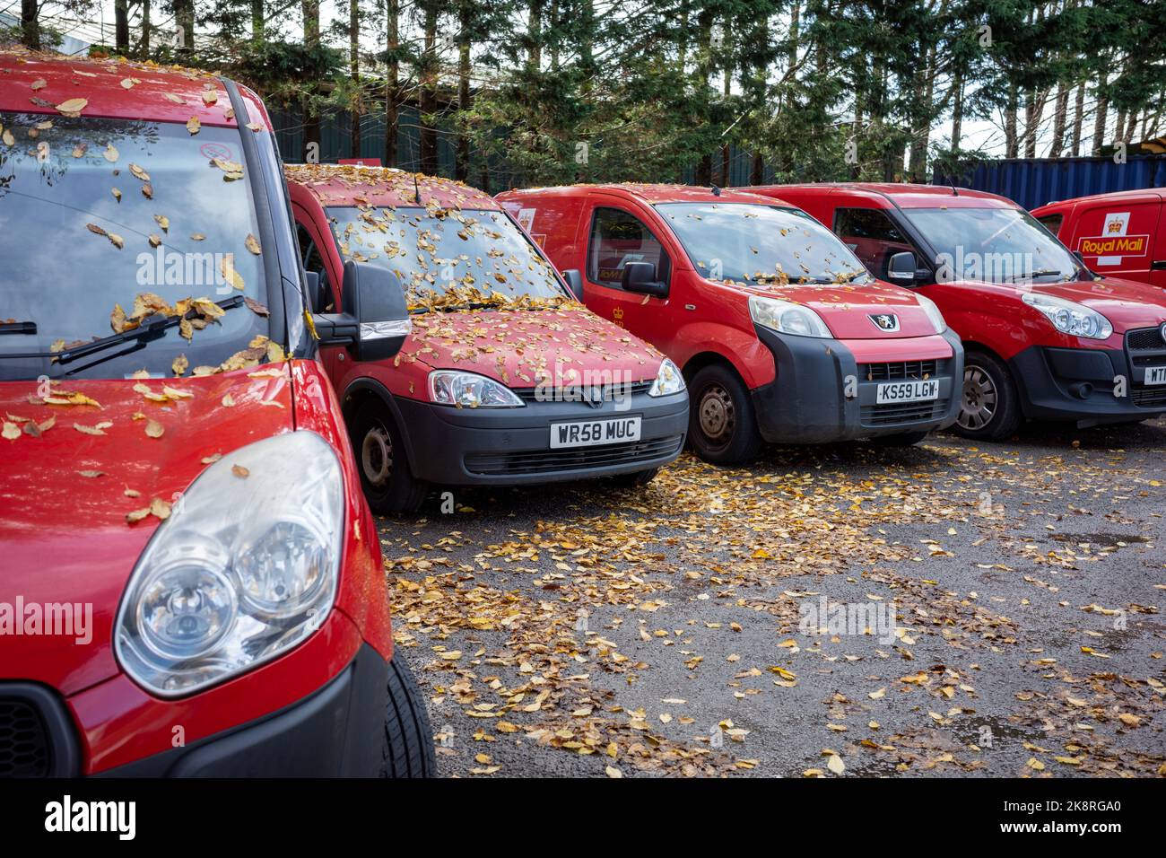 Royal mail service car hi-res stock photography and images - Alamy