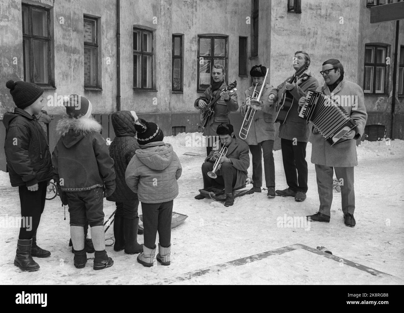 1969 concert hi-res stock photography and images - Alamy