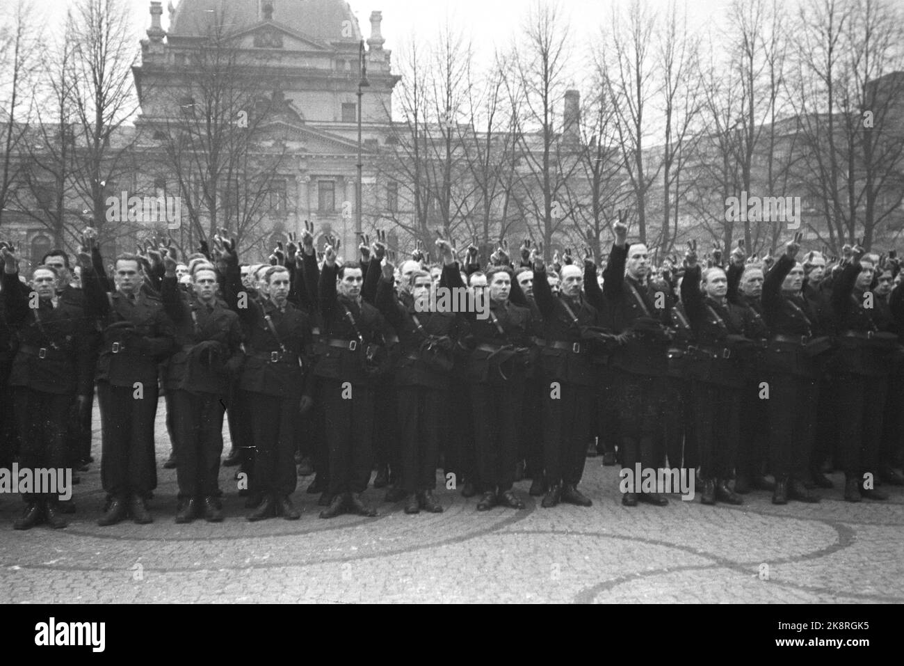 Oslo 19411102. Hird pattern at the University Square. 3000 men swear ...