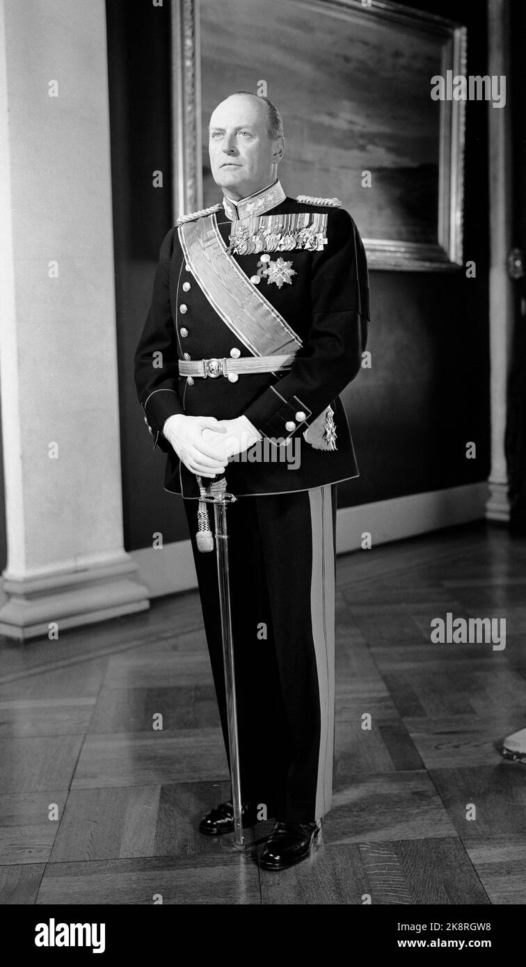 Oslo 19580506 King Olav in the Army Galla uniform. Official photography ...