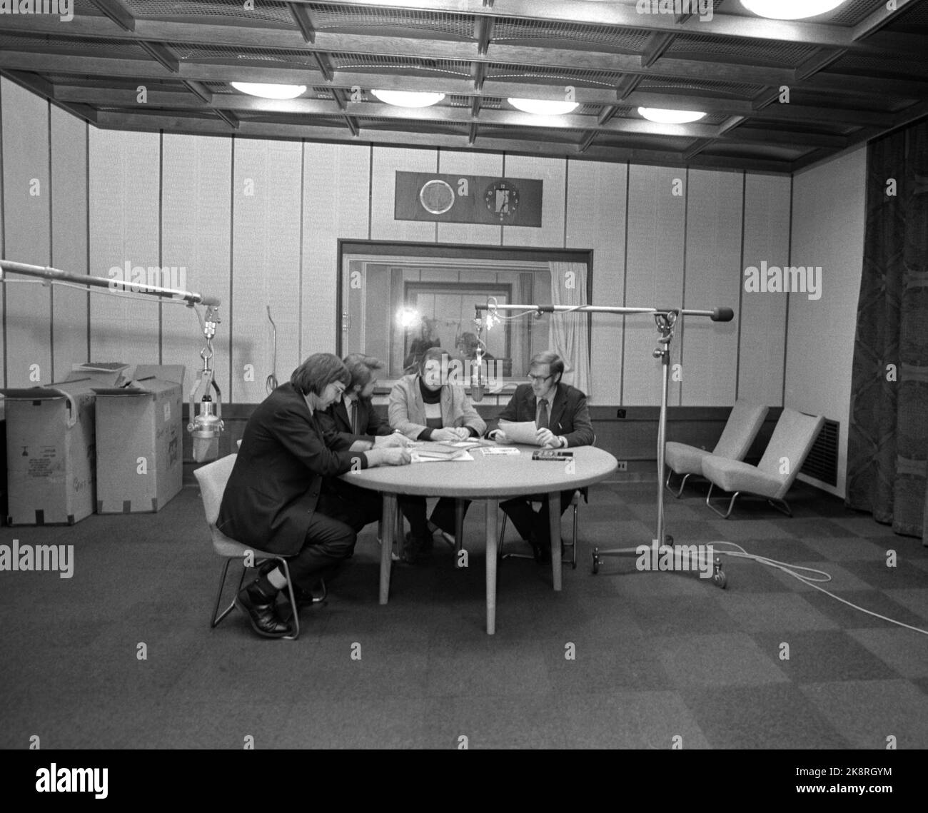 Oslo 197404 nrk employees in the studio eg per frydenberg hi-res stock ... Oslo 197404 nrk employees in the studio eg per frydenberg hi-res stock ...