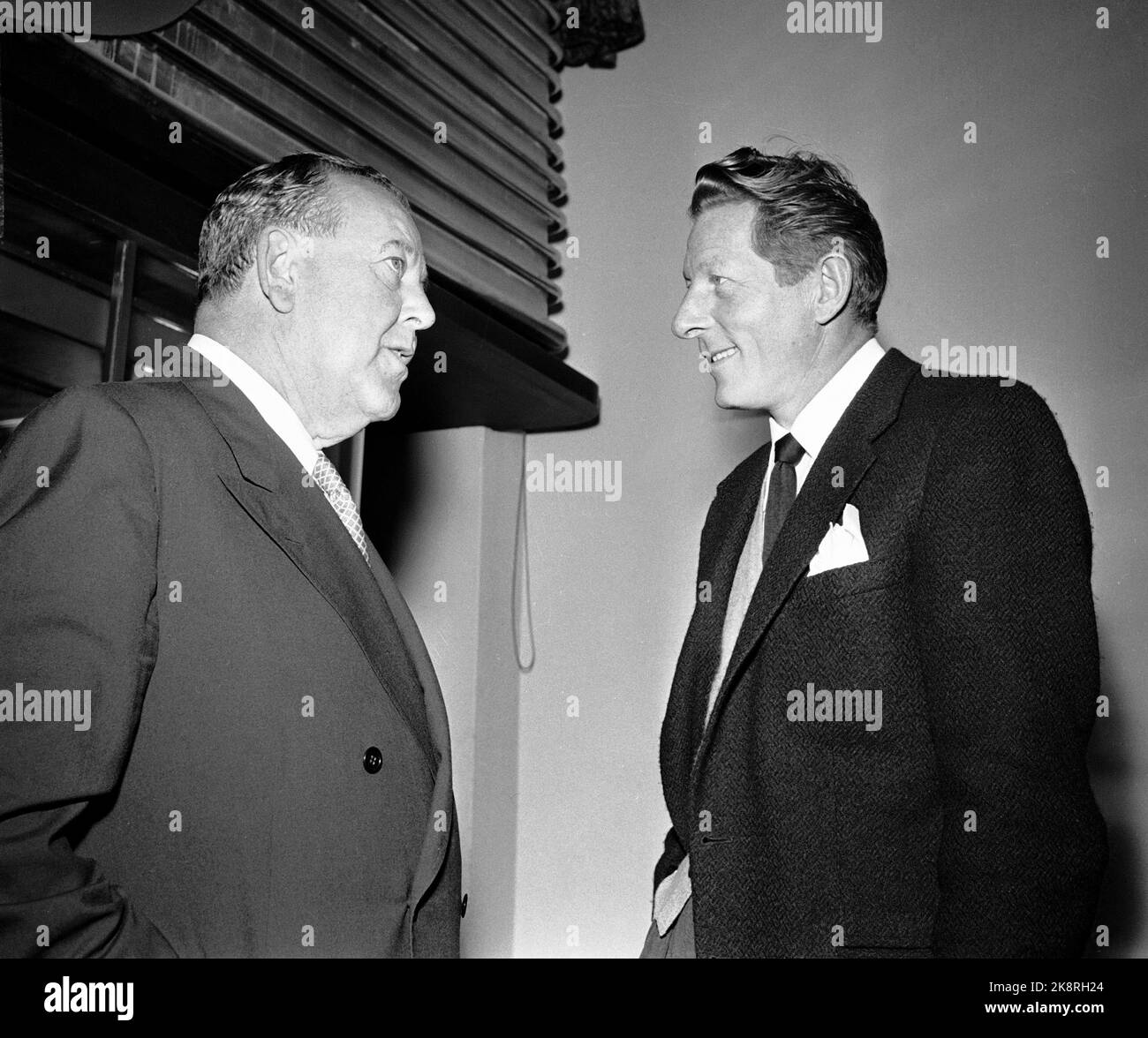 Oslo 19551009: Entertainer and film actor Danny Kaye traveled around ...
