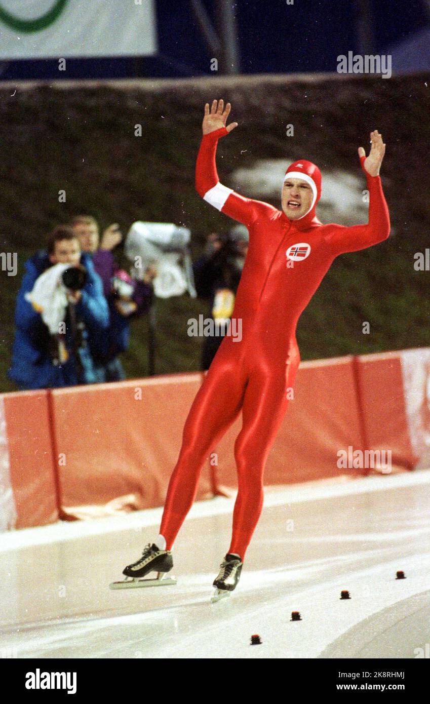 Men johann olav koss has finished 1500 meters hi-res stock photography and images - Alamy