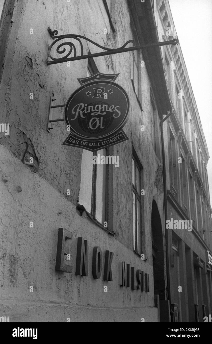 1977 advertising signs for pils hi-res stock photography and images - Alamy