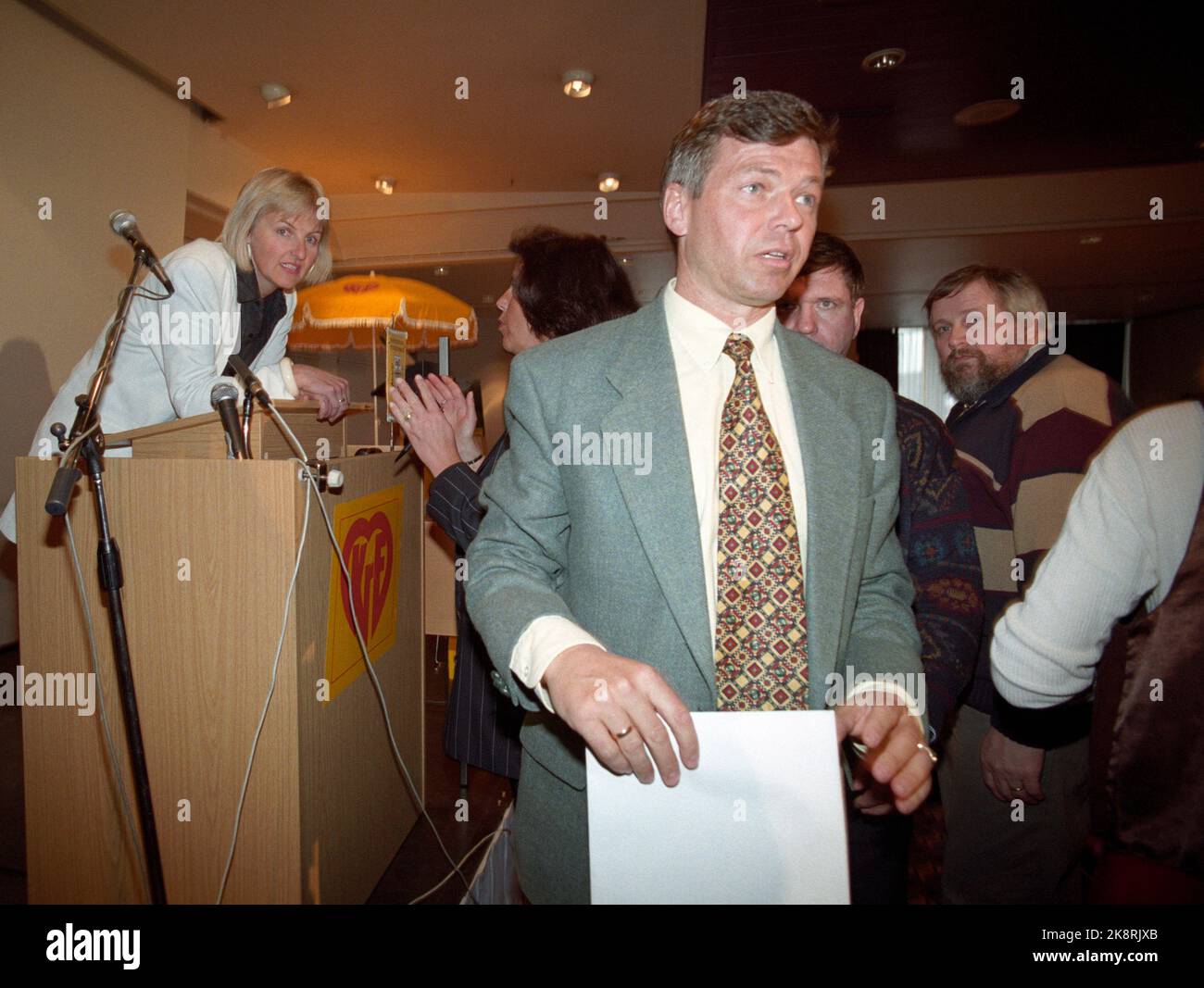 Jon eeg ntb political meetings pulpit hi-res stock photography and ...