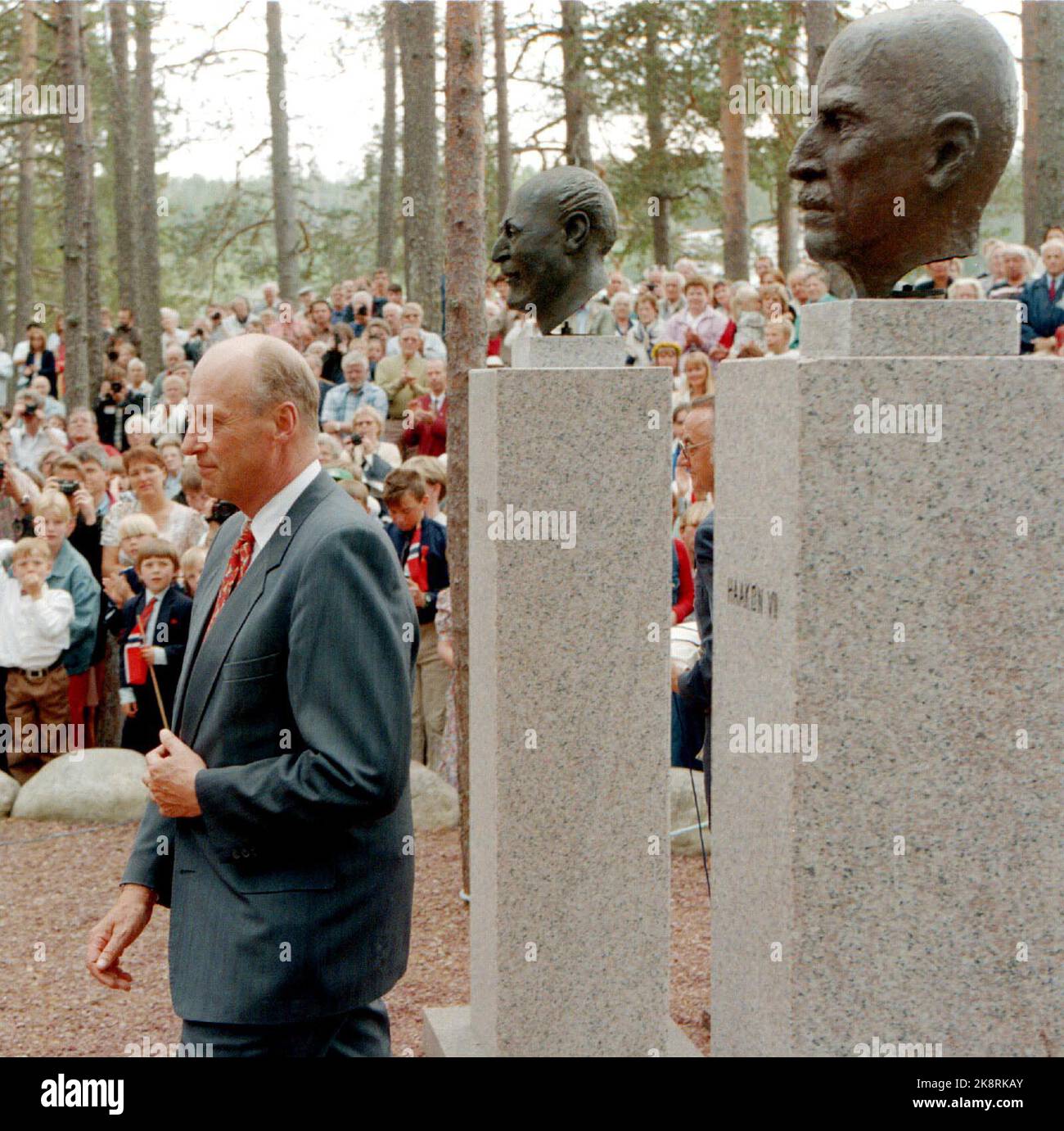 Nybergsund. A touched King Harald after unveiling a bust of his father ...