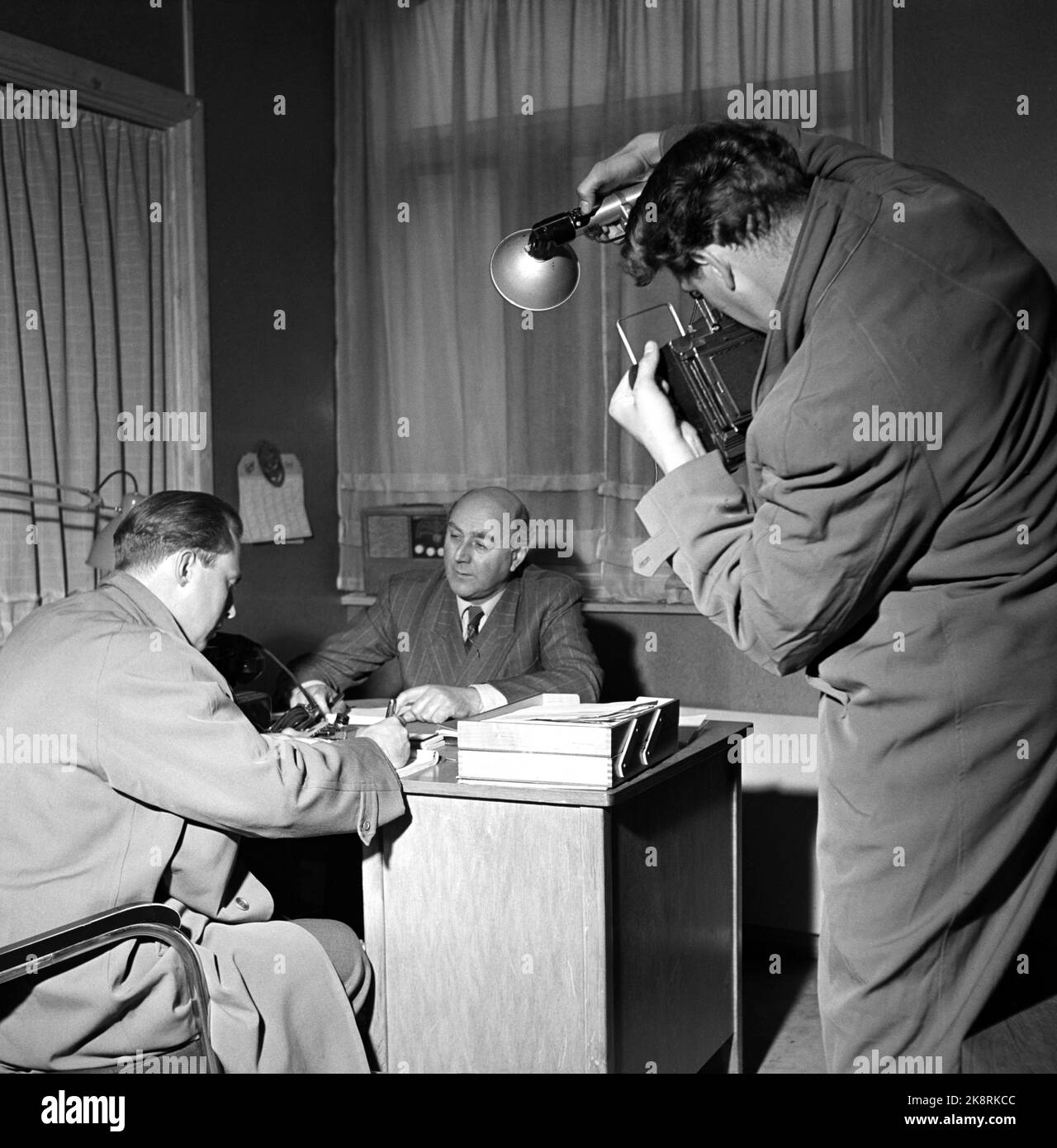 The journalist has his interview object in front of him hi-res stock ...