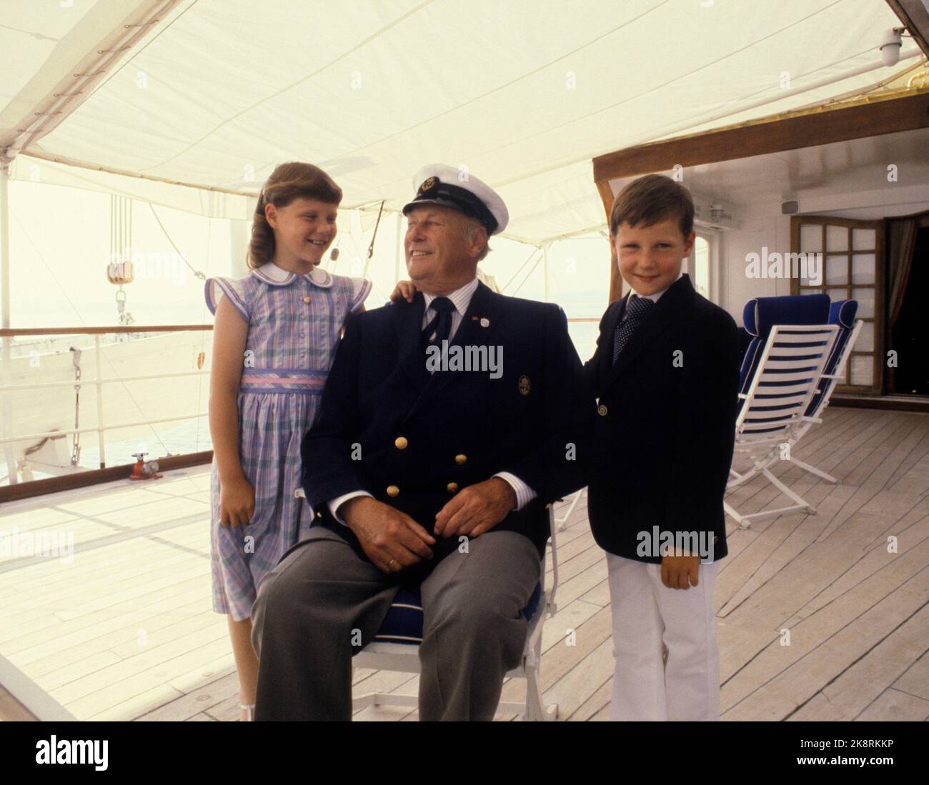 Verdal 19800727 The royal family visits Trøndelag. Here is a smiling ...